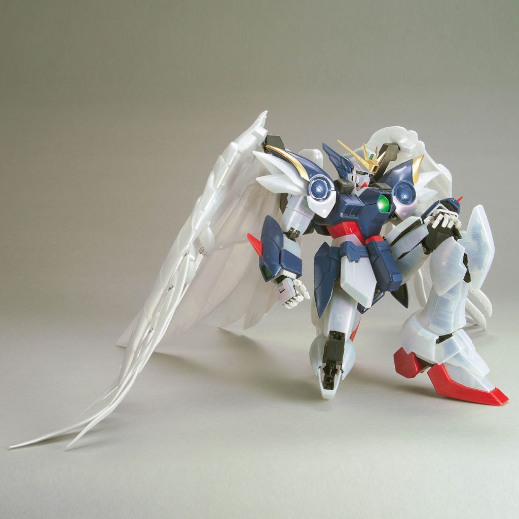 PG Wing Gundam Zero Custom [Pearl Mirror Coating Ver. ](1/60) 飛翼零式鋼彈[珍珠 ...